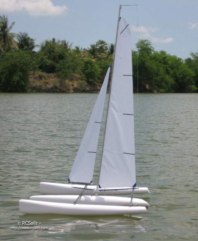 RCSails - Wavedancer - Mini40 Class Trimaran